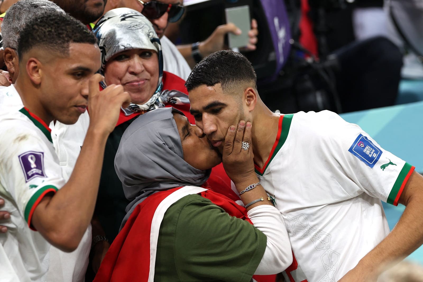 Ag. Hakimi: "Ritorno all'Inter? Al PSG è felice, ma il futuro è ...