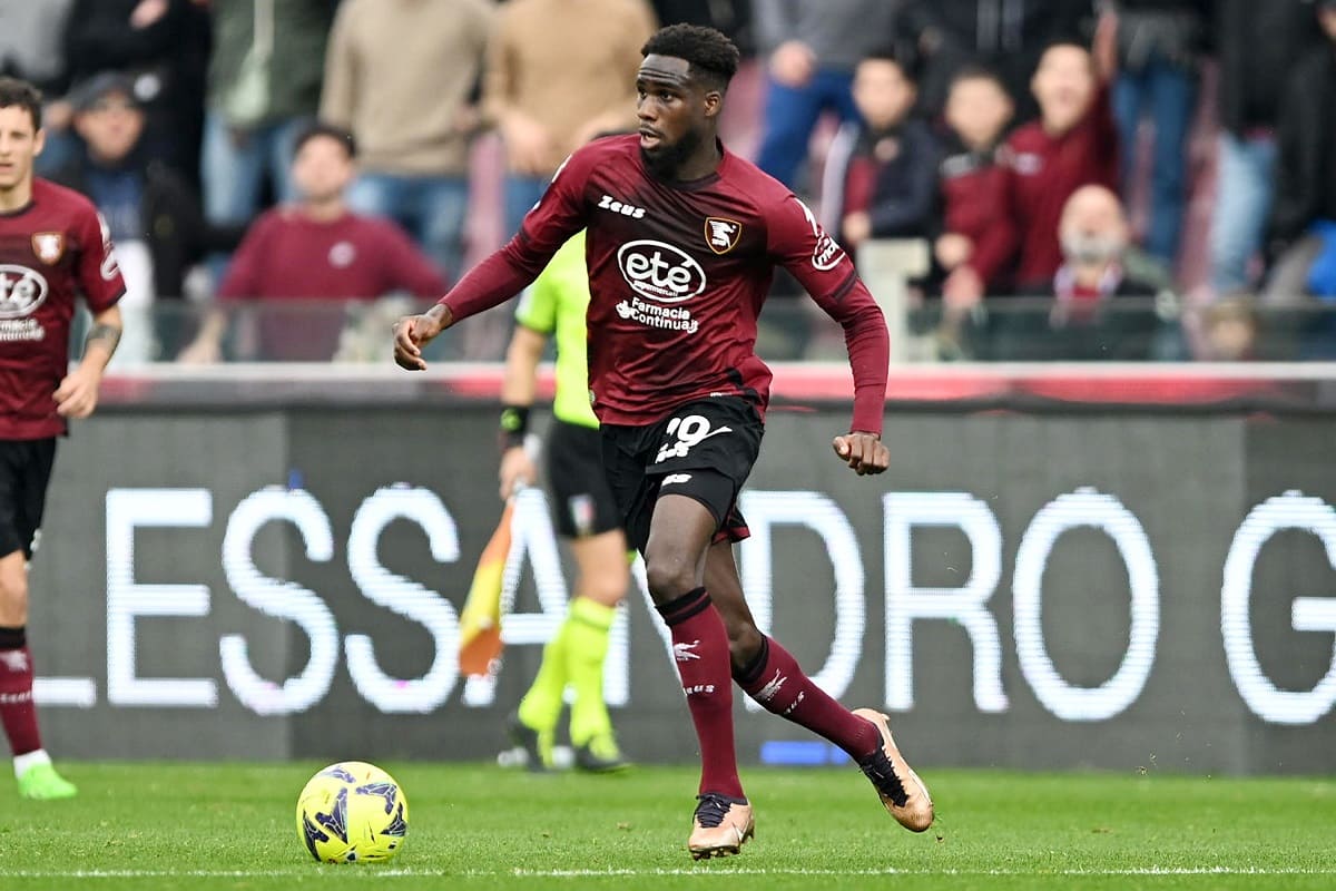 🤯 Nuovo capitolo del caso Dia: il calciatore non rientra a Salerno dopo ...