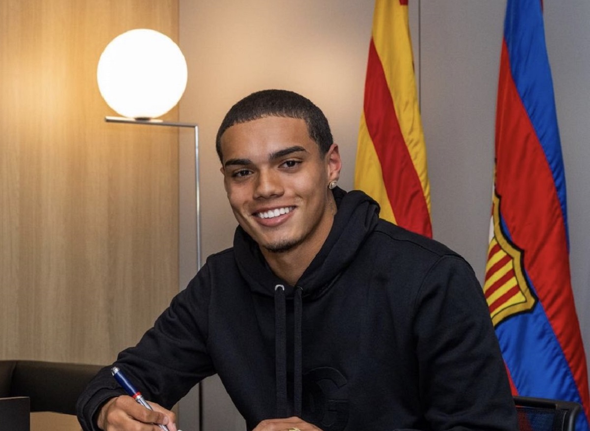 UFFICIALE - Il figlio di Ronaldinho ha firmato il suo primo contratto ...
