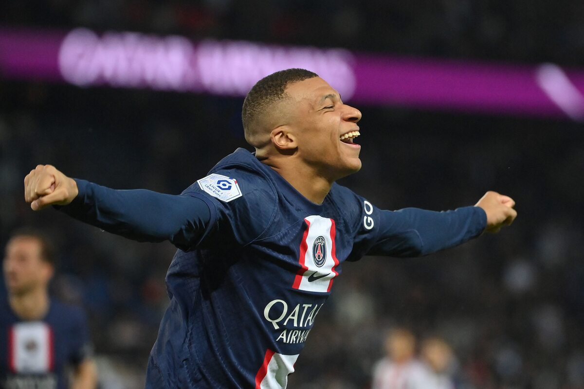 📸 Mbappé si comporta da calciatore del PSG. Storia IG per l'arrivo di ...