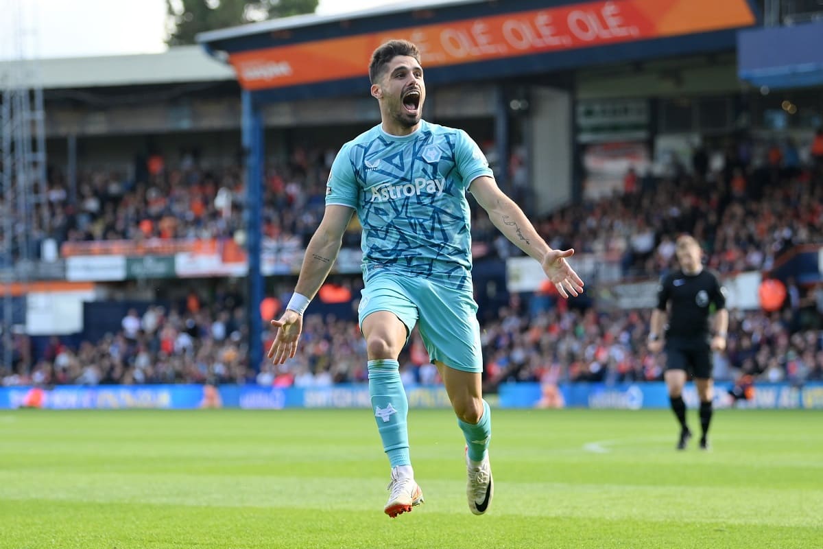 💣 Nuova idea per il Manchester United: piace Pedro Neto