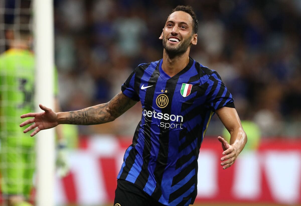 ⚫🔵 Sportmediaset - Inter, il Fenerbahçe non molla Calhanoglu: occhi in ...