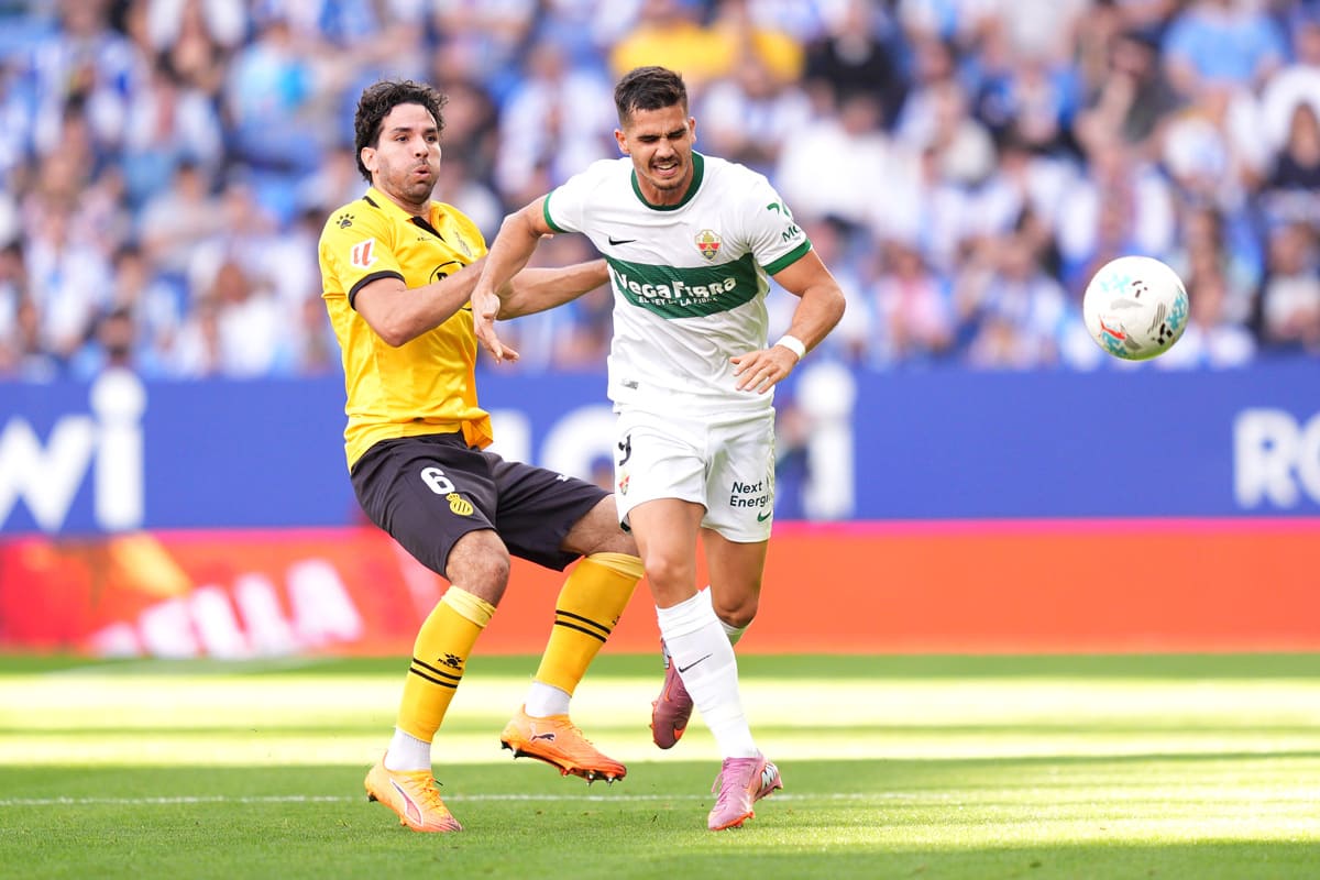 📸 Che GAFFE del Real: tributo a Jota e André Silva, ma nella foto c'è ...
